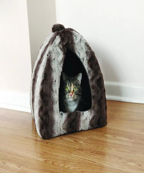 Rosewood Grey Cream Snuggle Plush Pyramid Cat Bed – The Pet & Tack Shop
